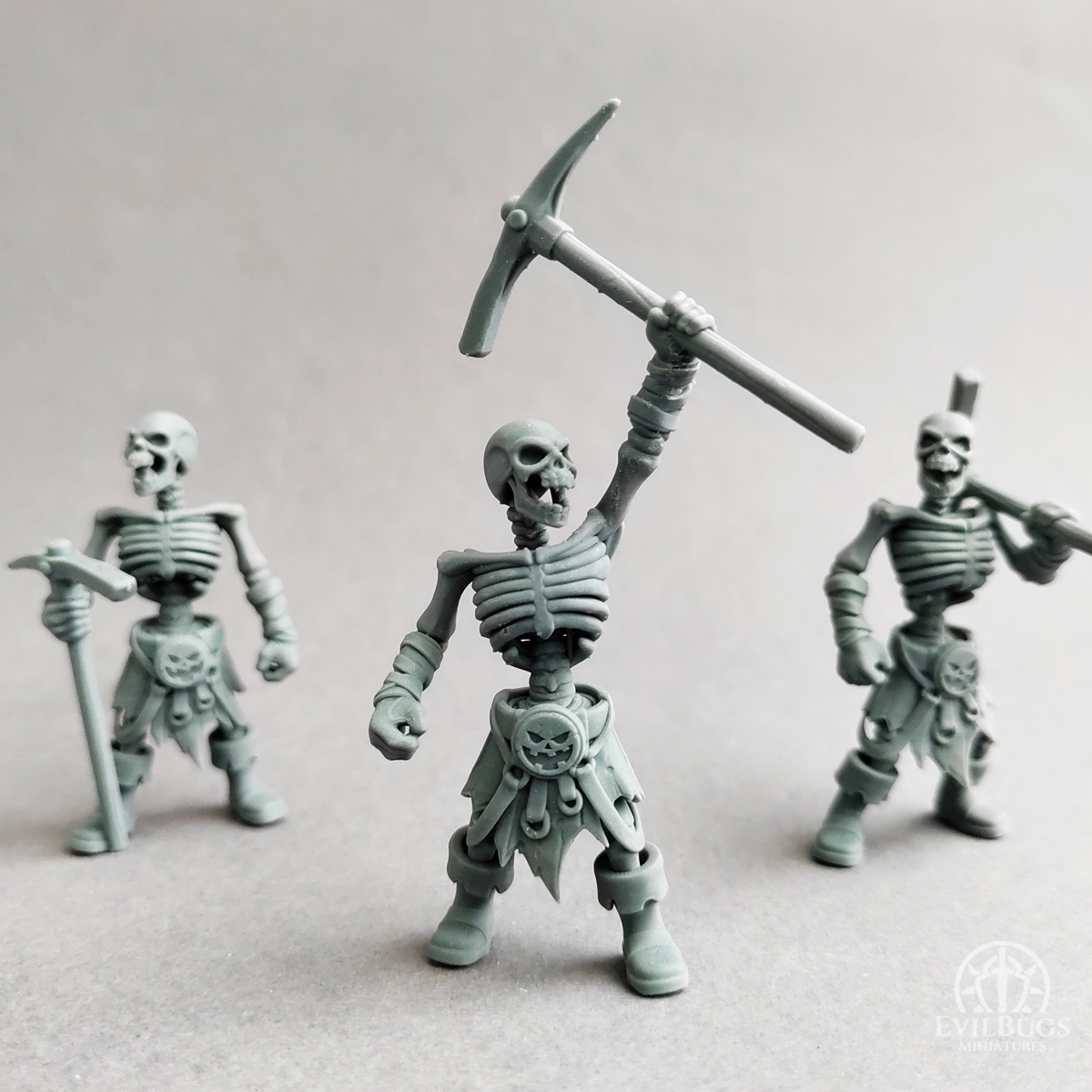 3D Printable Skeleton Grave Keeper 28mm/32mm/54mm by EvilBugs