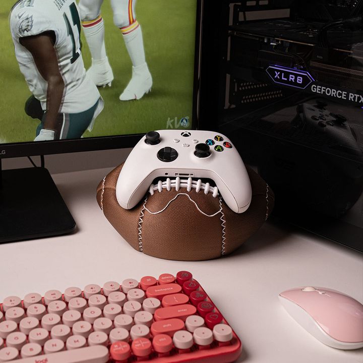 3D Printable Touchdown Controller Holder by Stlflix