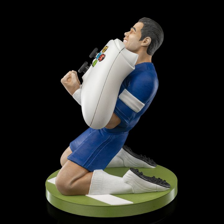 3D Printable Victory Pose Controller Holder by Stlflix