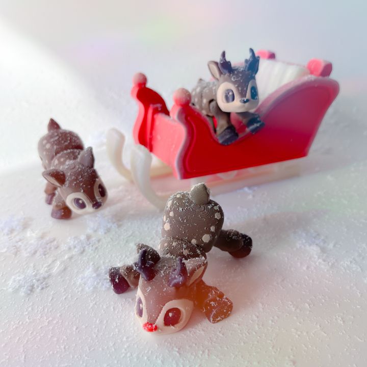 3D Printable Deer Flexi and Sleigh by Layersingreen