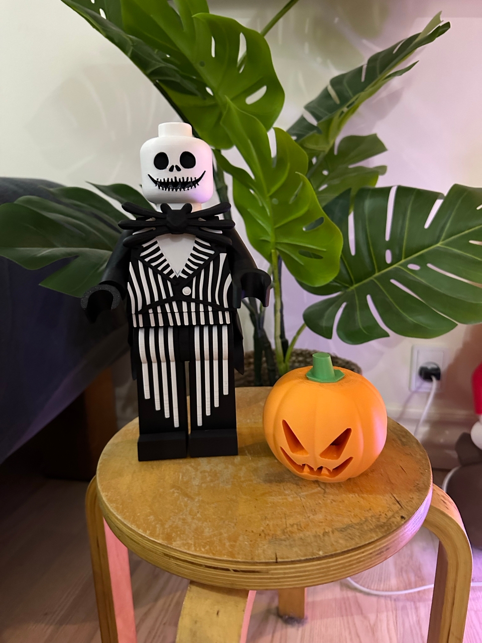 3D Printable Skeleton King Brick by Walter's World 3D