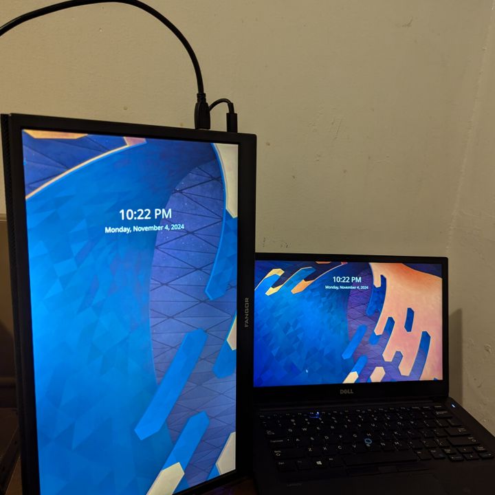 3D Printable Portable monitor stand (small, simple, and boxy) by Rudy