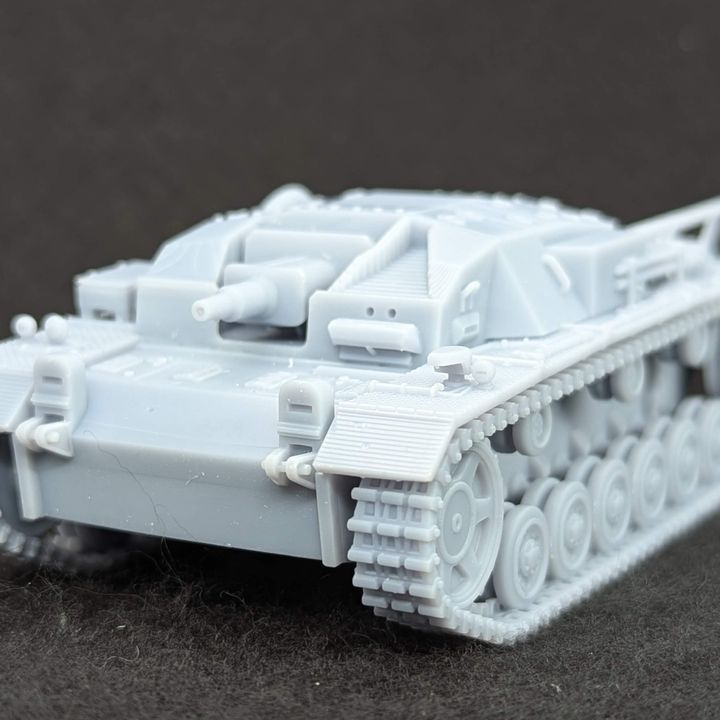 3D Printable STUG III (Sturmgeschutz III) Ausf.B + 3 Tankmen (Germany ...