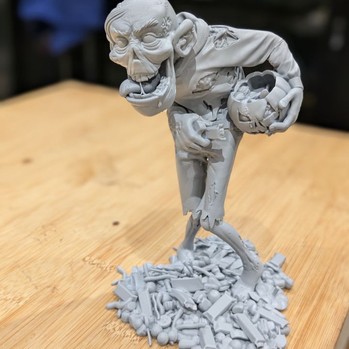 3D Printable ZOMBIE free model by Printomato