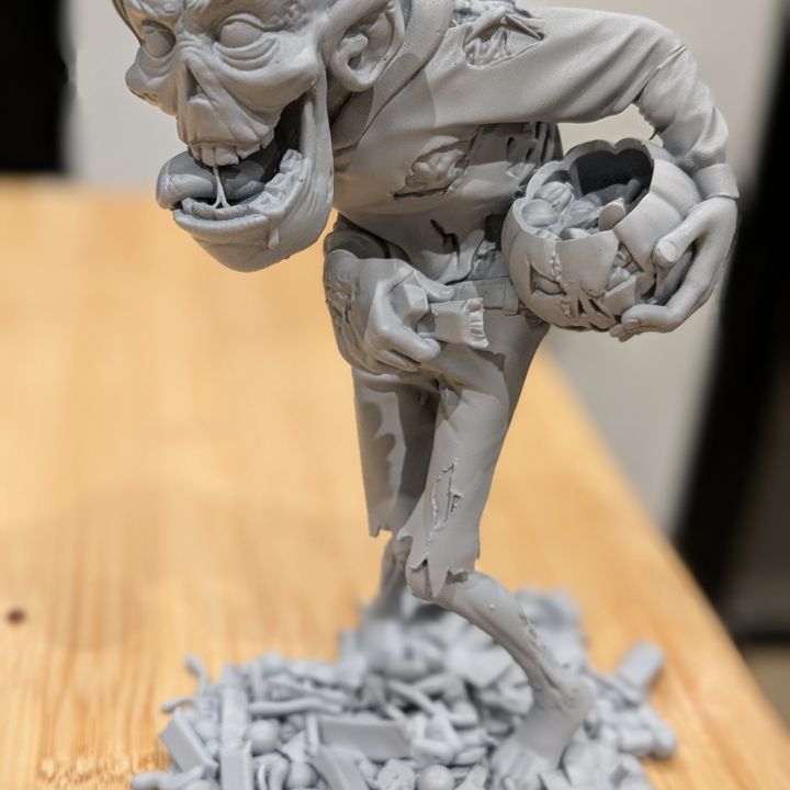 3D Printable ZOMBIE free model by Printomato