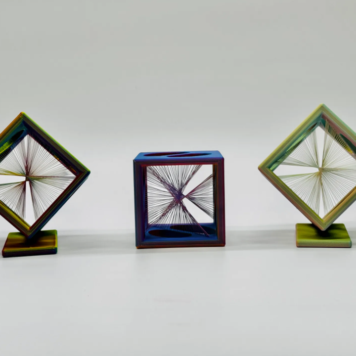3D Printable Desktop Cube String Art by ENIQUE3D