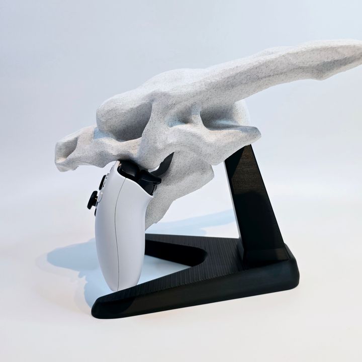 3D Printable Charizard Skull Controller / Headset Stand by Fillifuu