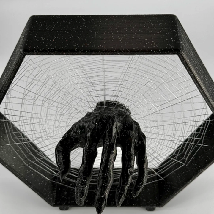 3D Printable Monster hand in cobweb string art by ENIQUE3D