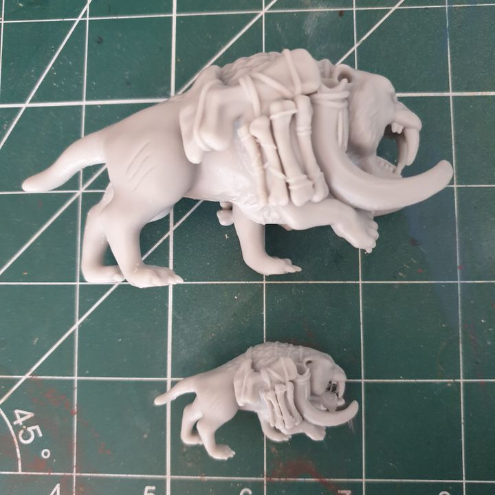 3D Printable Sabertooth Hunters by Stone Forge