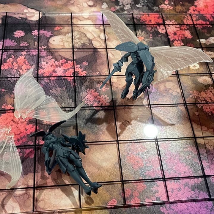 3D Printable Moon Moth Knight - Pre-supported by Roxioxx