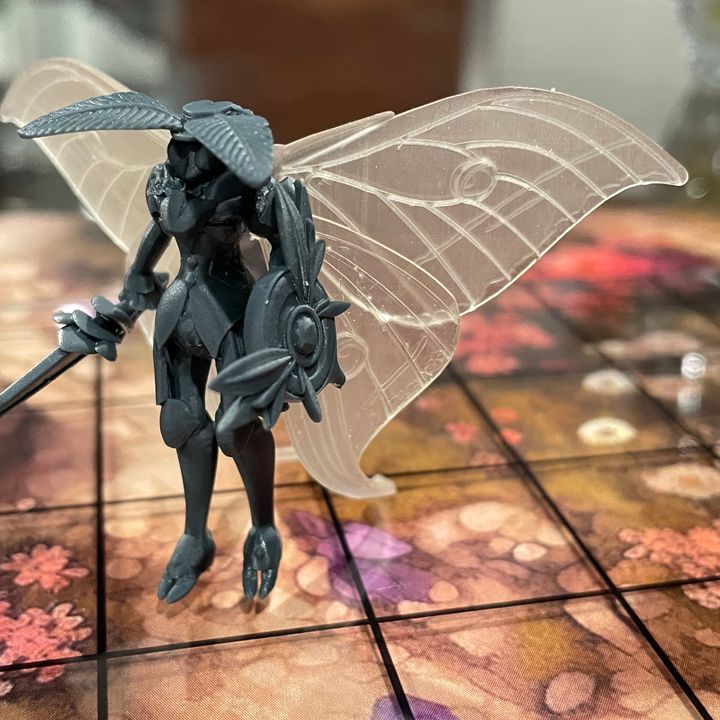3D Printable Moon Moth Knight - Pre-supported by Roxioxx