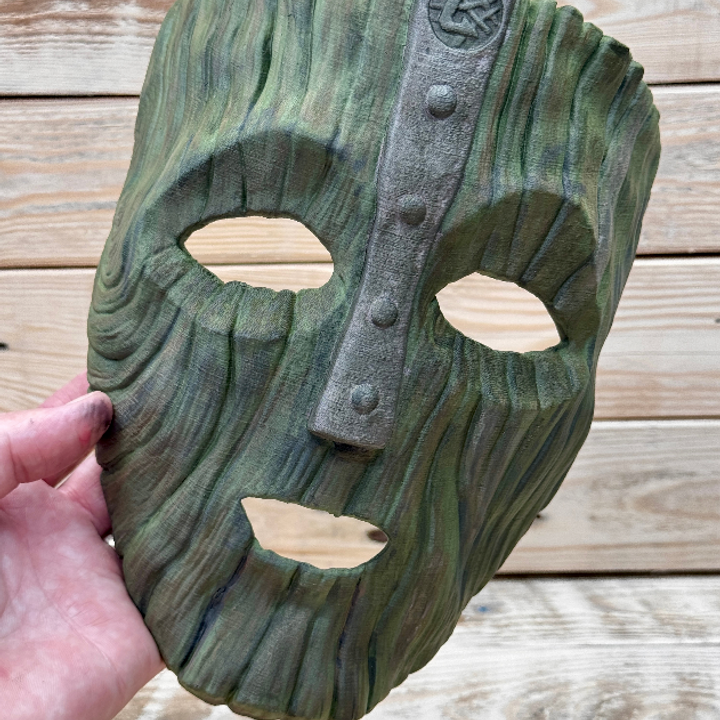 3D Printable Loki Mask (with stand) by ENIQUE3D