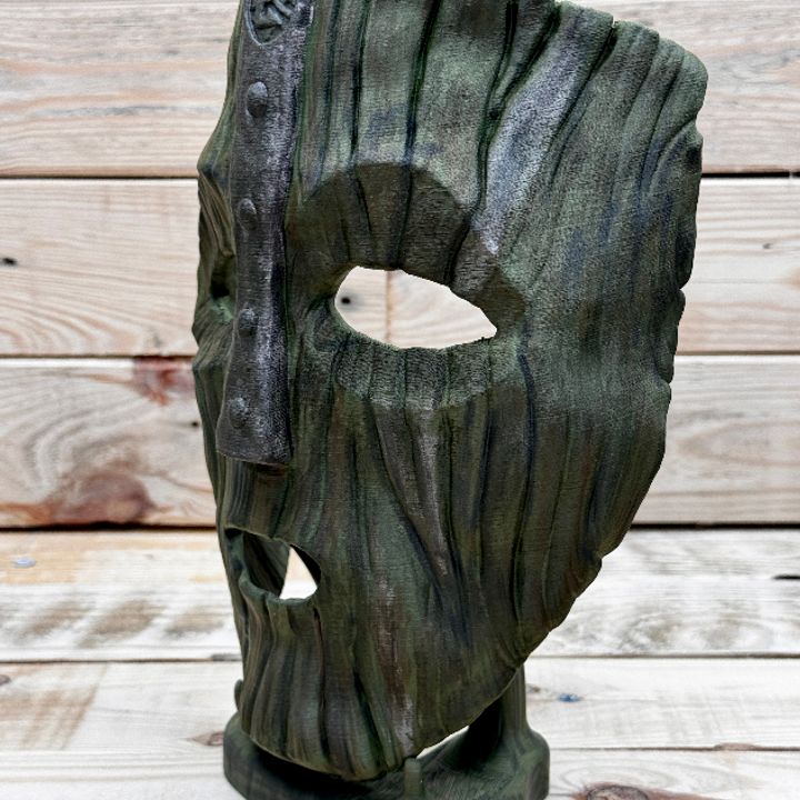 3D Printable Loki Mask (with stand) by ENIQUE3D