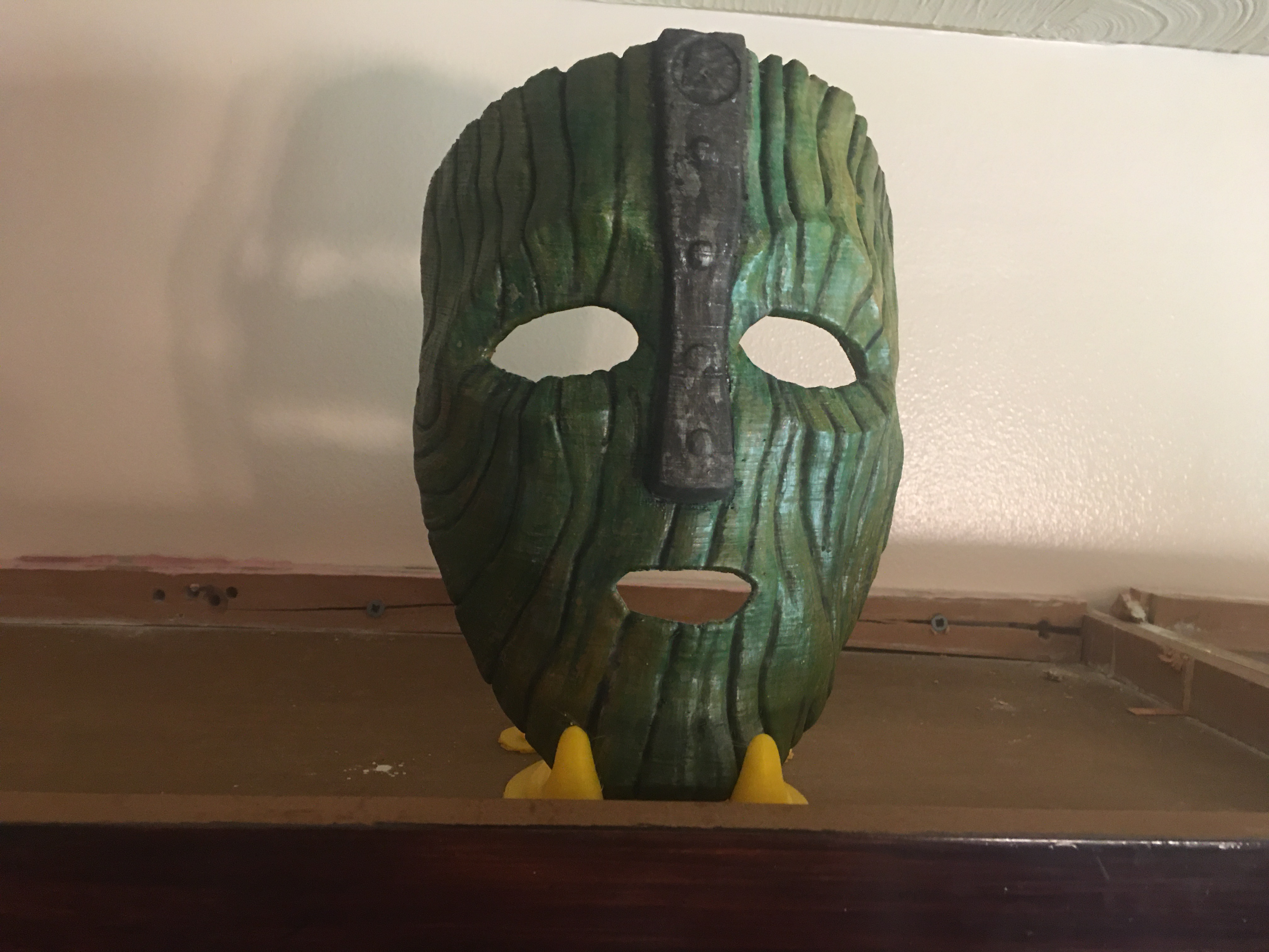 3D Printable Loki Mask (with stand) by ENIQUE3D