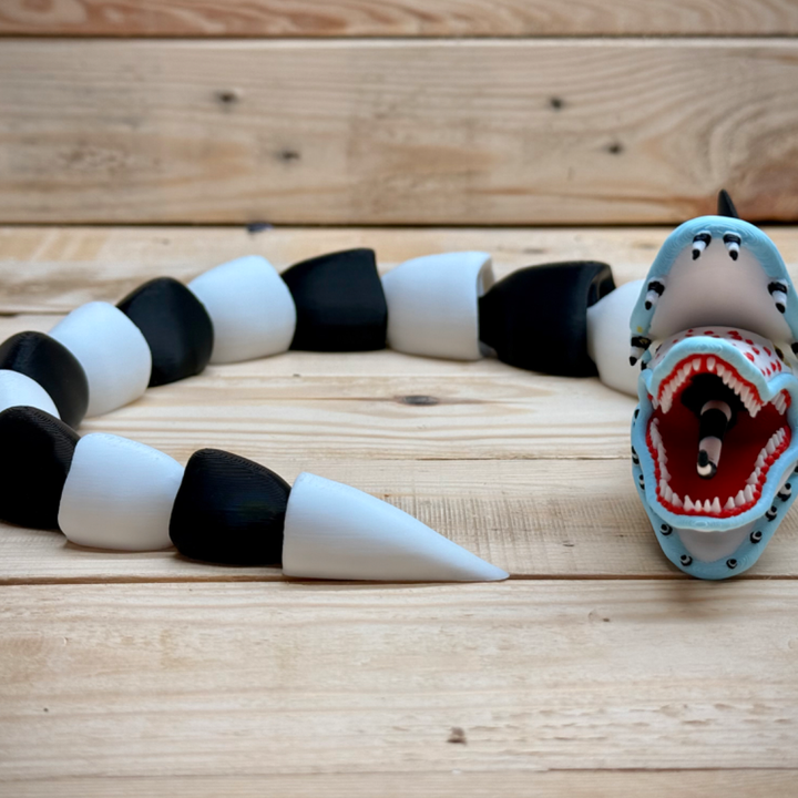 3D Printable Beetlejuice (inspired) Sandworm by ENIQUE3D