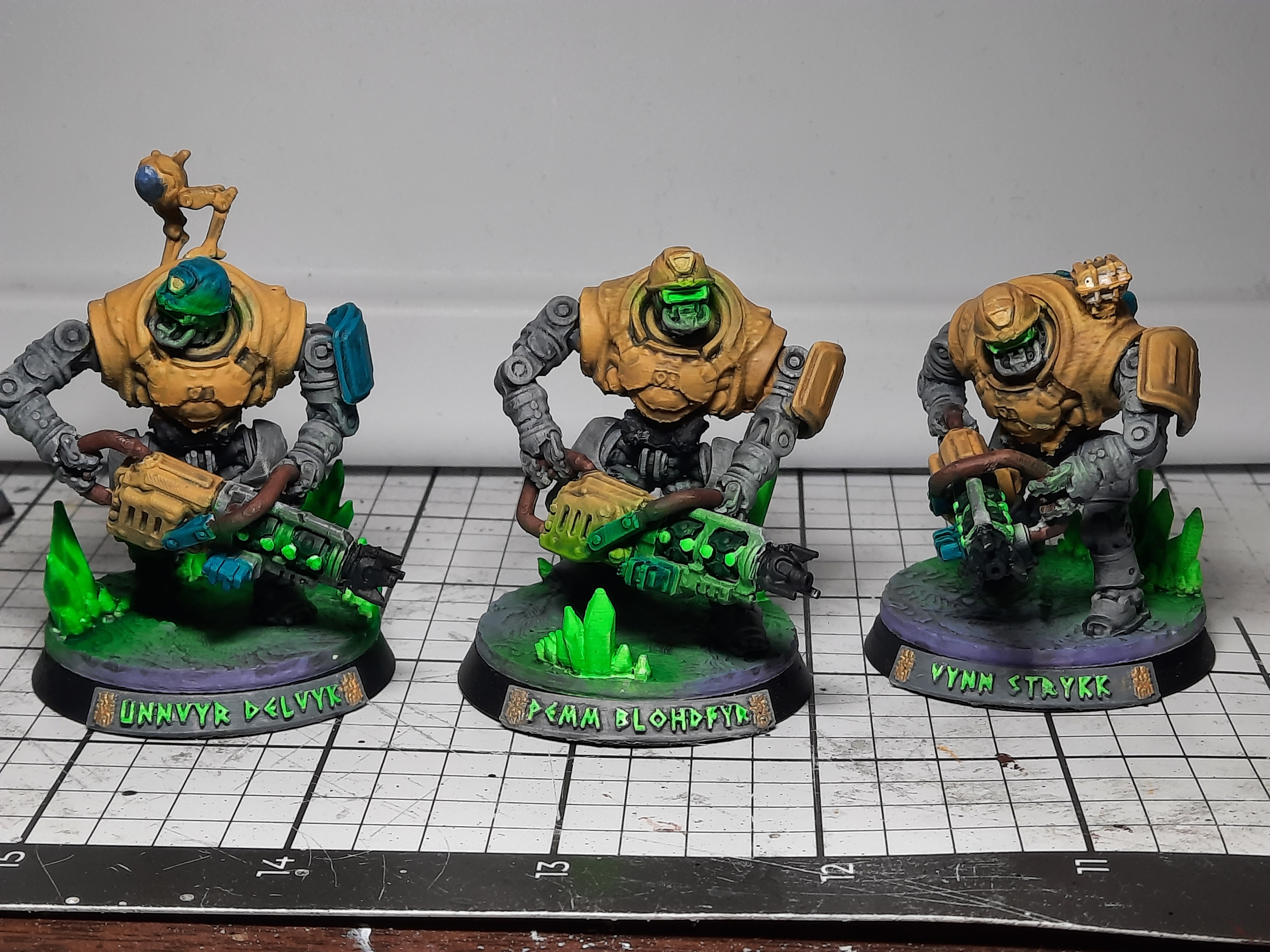 3D Printable Supermassive Space Dwarves: Thunderdroids by Treadhead Rad