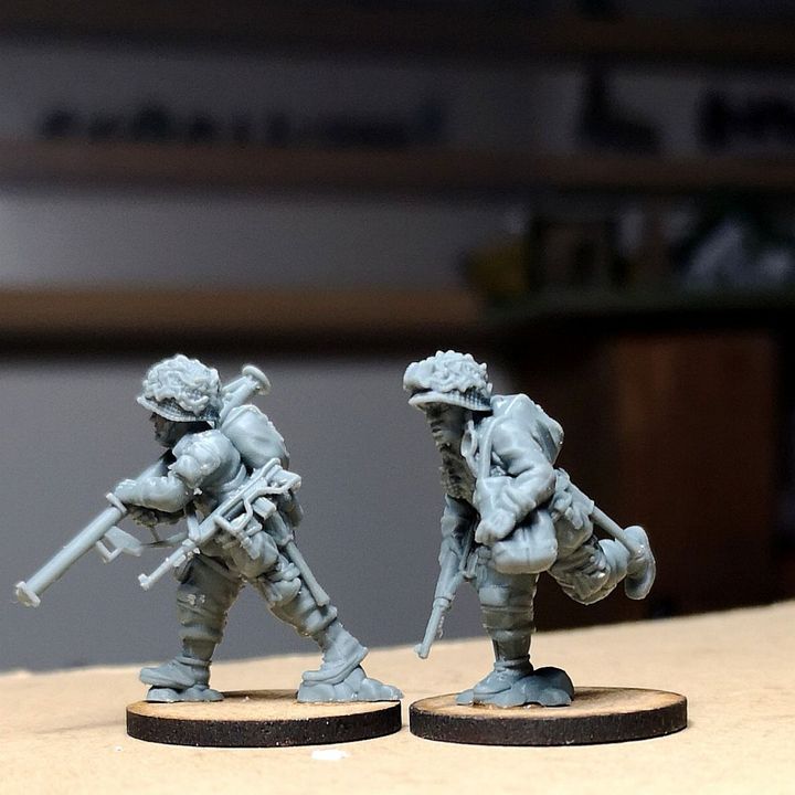 3D Printable 28mm US Paratroopers Bazooka Team moving by Colonel Muller