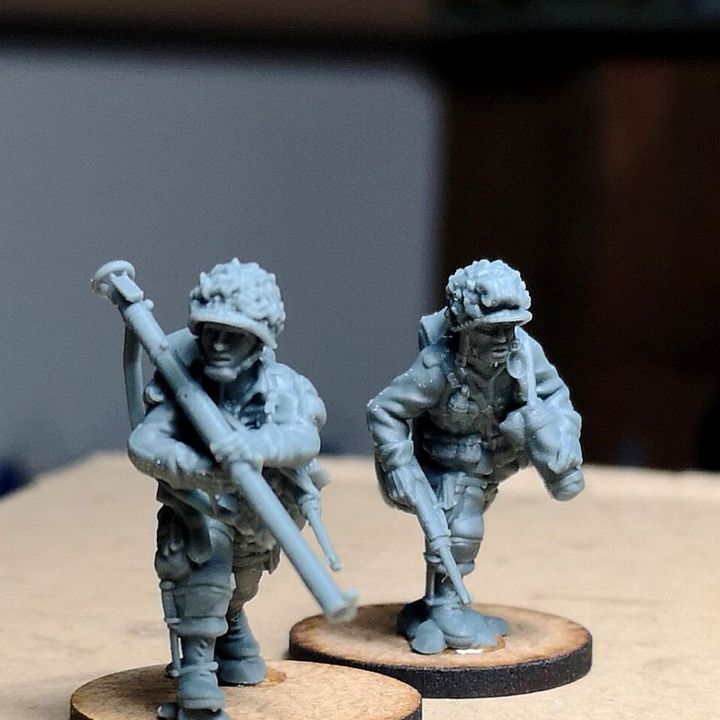 3D Printable 28mm US Paratroopers Bazooka Team moving by Colonel Muller