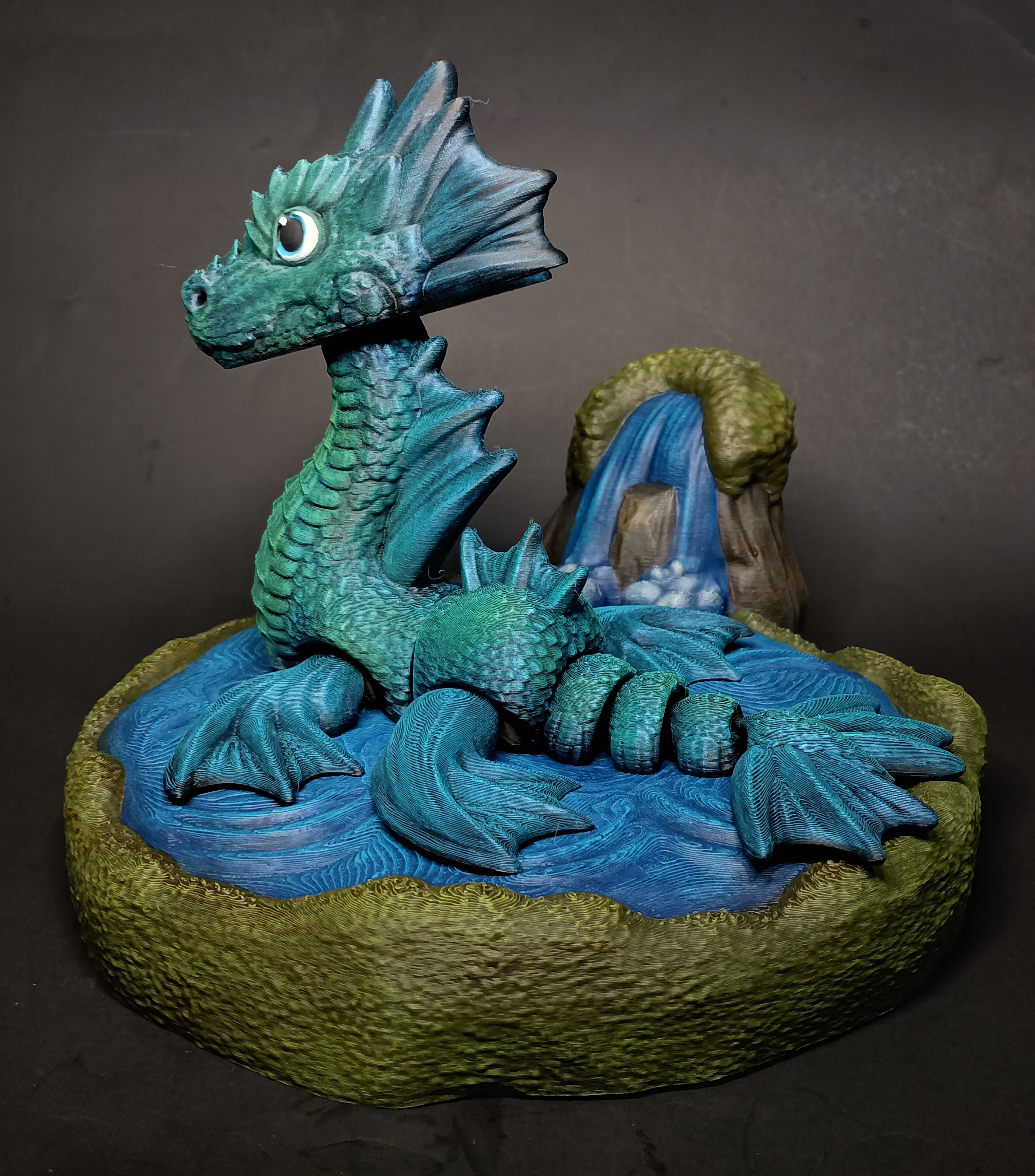3D Printable PRINT IN PLACE FLEXI WATER DRAGON ARTICULATED by Mighty Makers