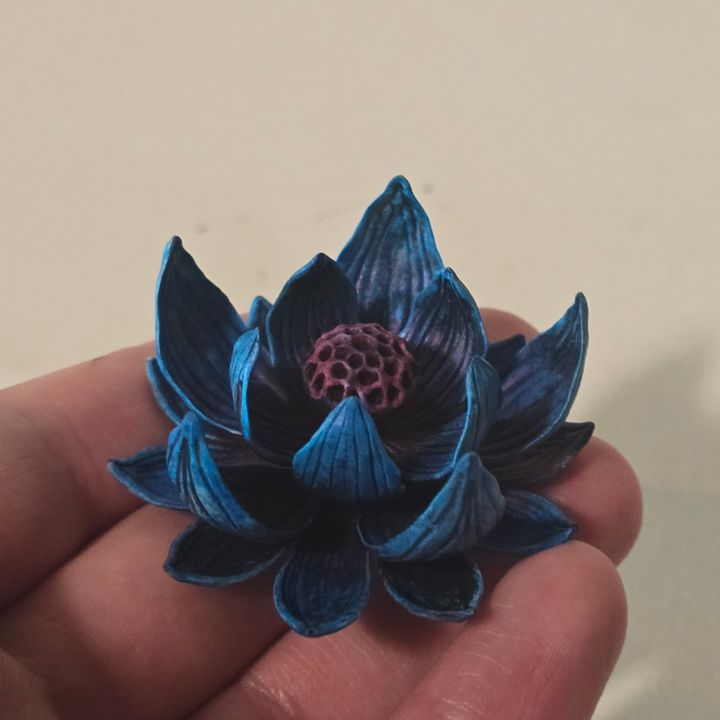 3D Printable Lotus Flower by Zephrens 3D Productions (Dice)