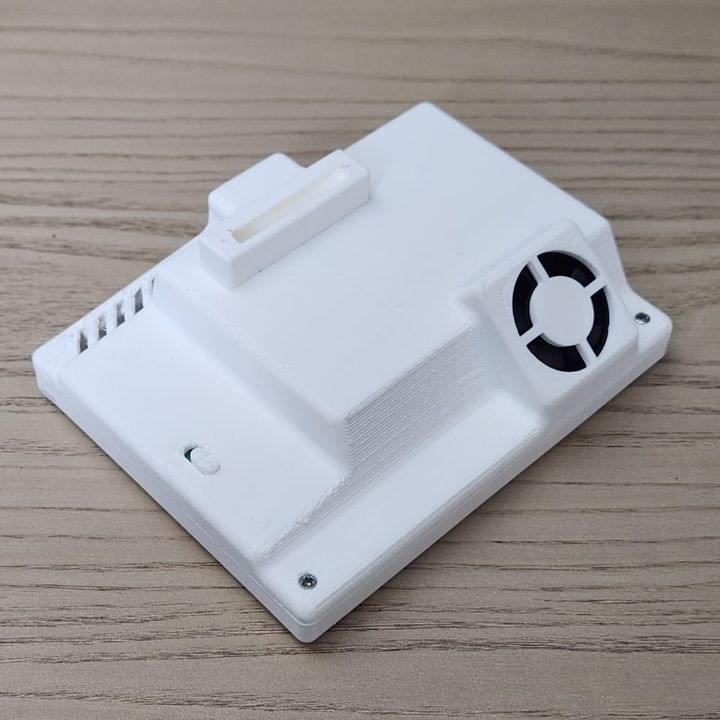 3D Printable Raspberry Pi 4 5inch TFT Display Case with Fan by Suvansh