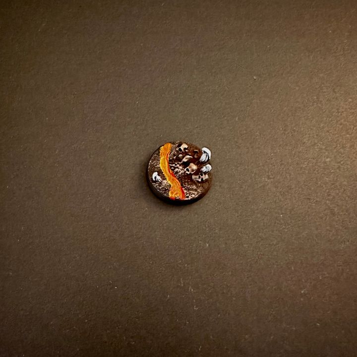 3D Printable CHAOS Bases and Toppers for your Miniatures by Warg'Name