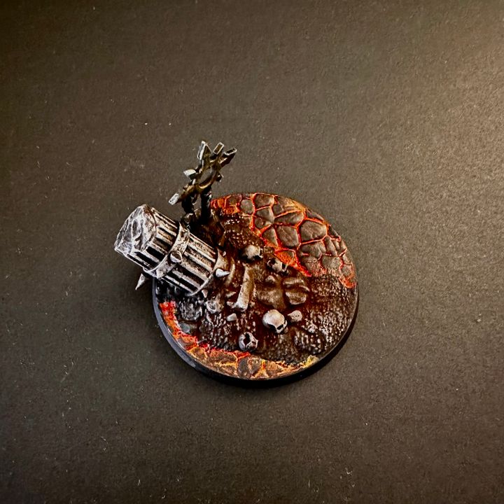 3D Printable CHAOS Bases and Toppers for your Miniatures by Warg'Name