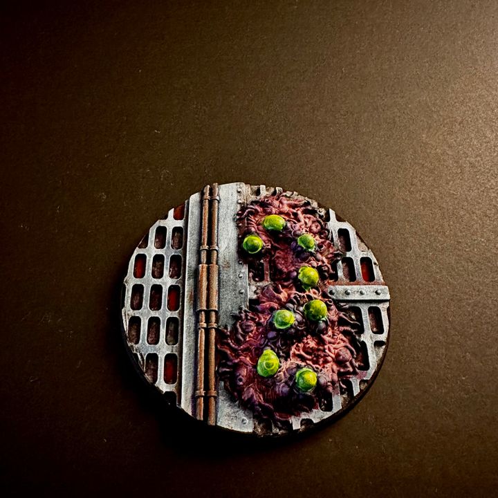 3D Printable TYRANIDS Bases and Toppers for your Miniatures by Warg'Name