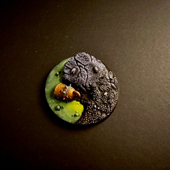 3D Printable PUTRESCENCE Bases and Toppers for your Miniatures by Warg'Name