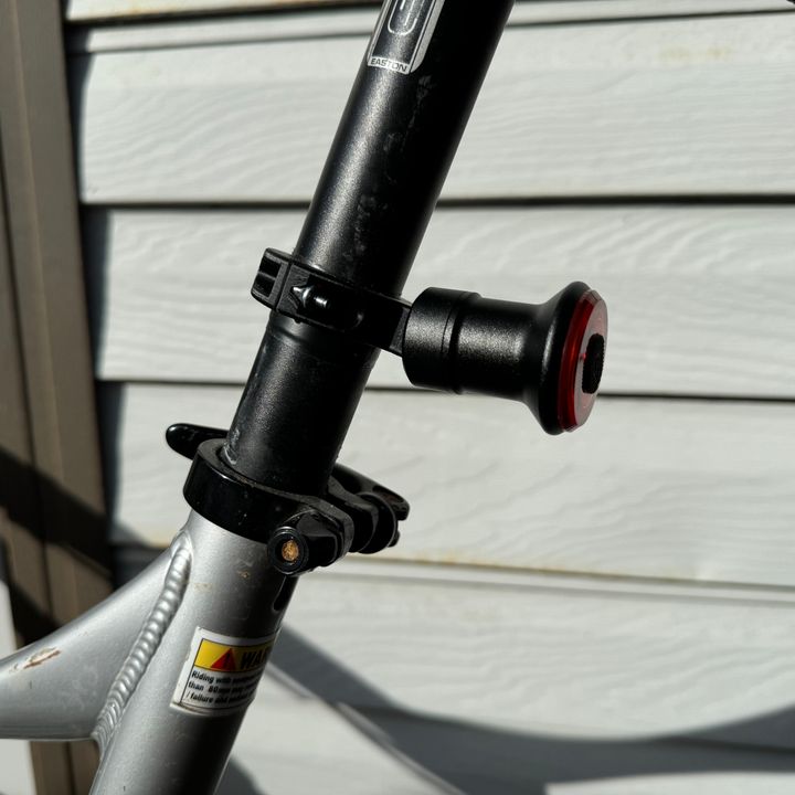 3D Printable Bike light seat post bracket by Stephanie Cervi