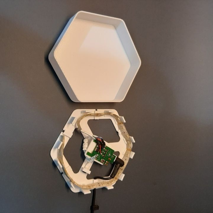 3D Printable Hexagonal light by Nareh