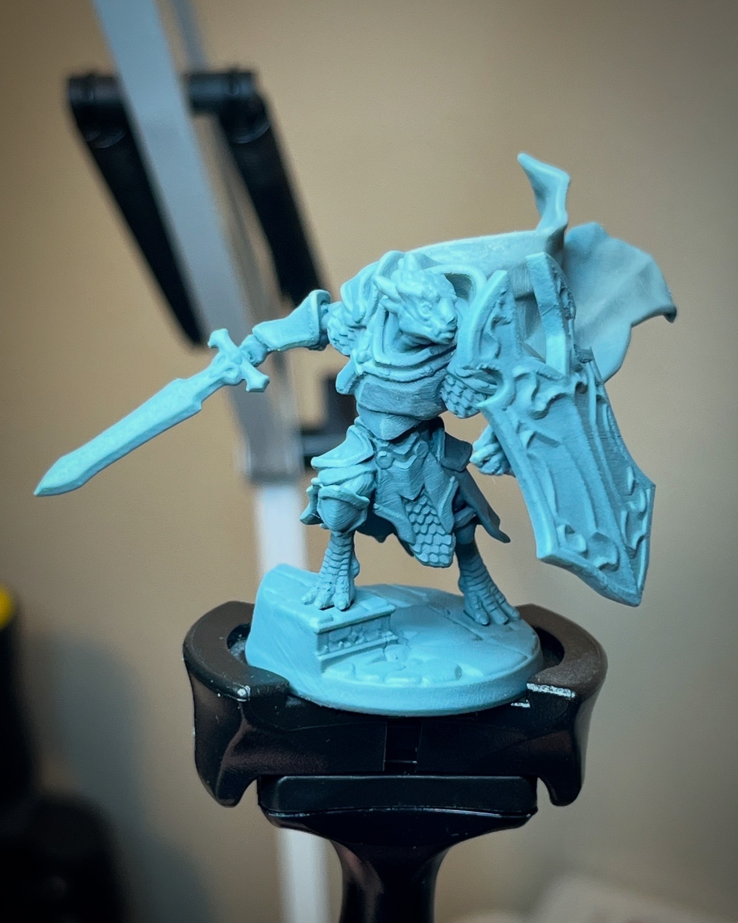 3D Printable Advanced FDM Dragon Kin Paladin Male by Arbiter Miniatures ...
