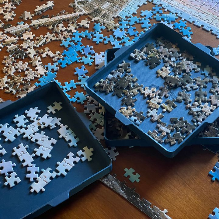 3D Printable Stackable Jigsaw Puzzle Sorting Trays by Stephanie Cervi