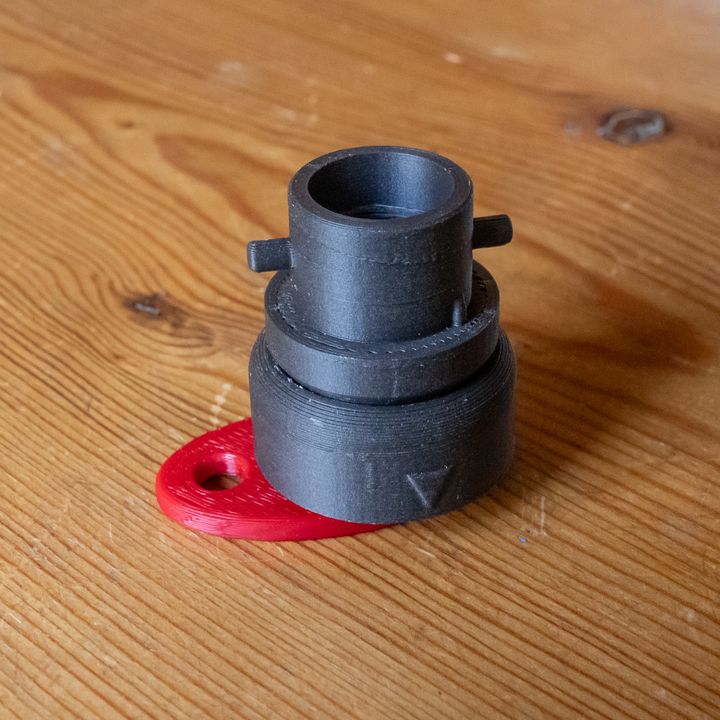 3D Printable Twist-Lock Wing/Kite Pump Adapter by Juri Munkki