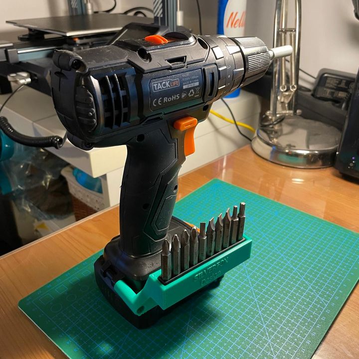 3D Printable Bit holder for TACK LIFE TOOL by joan serrano