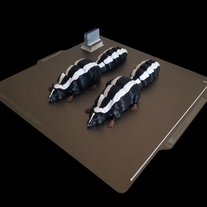 3D Printable Lazy Skunk Flexi (Multicolor 3mf included) by Boby Green ...