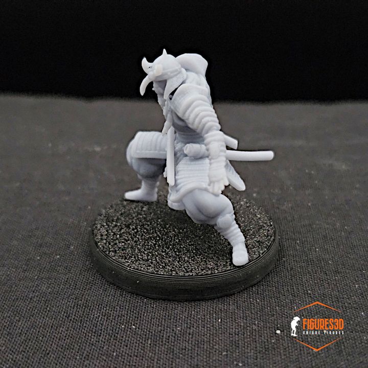 3D Printable samurai- pose 4 by Figures3d