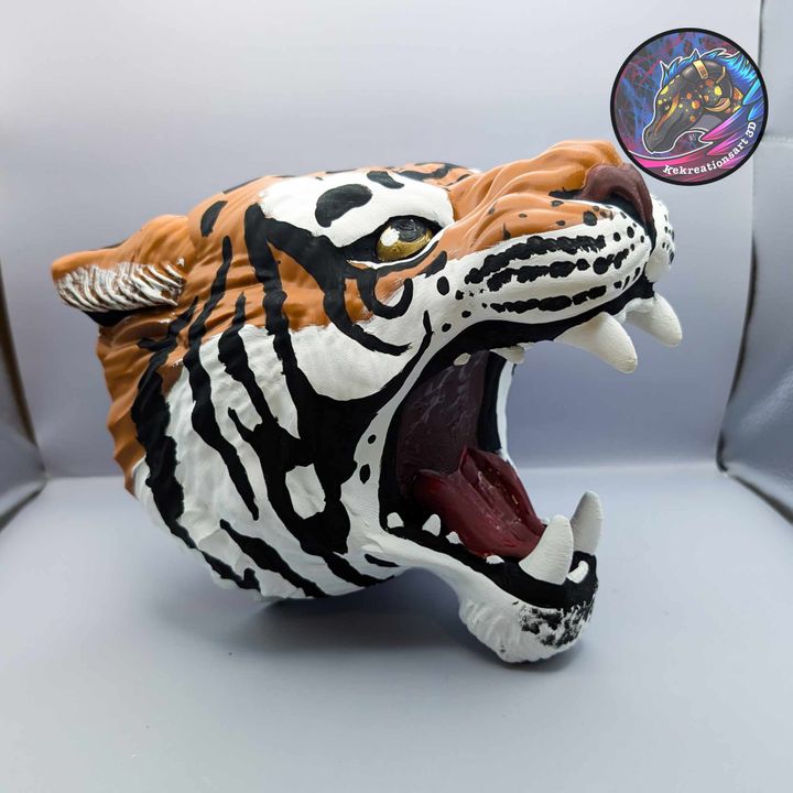 3D Printable Tiger Controller Holder by Kirsten M