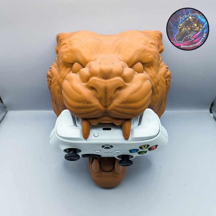 3D Printable Tiger Controller Holder by Kirsten M