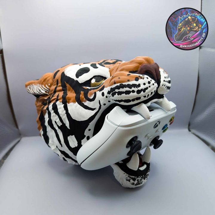 3D Printable Tiger Controller Holder by Kirsten M
