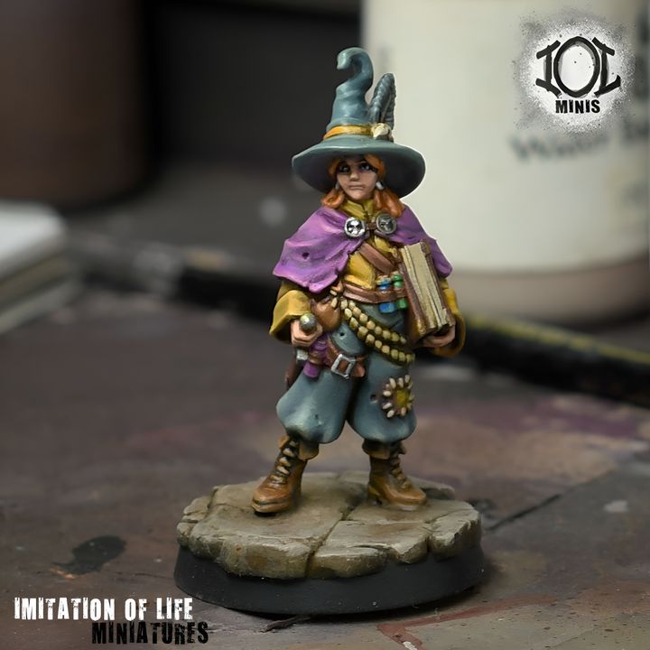 3D Printable Apprentice and Familiar by Imitation of Life Miniatures