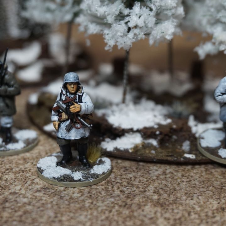 3D Print of Forward Observer with radio, 28mm by tobiasvoss