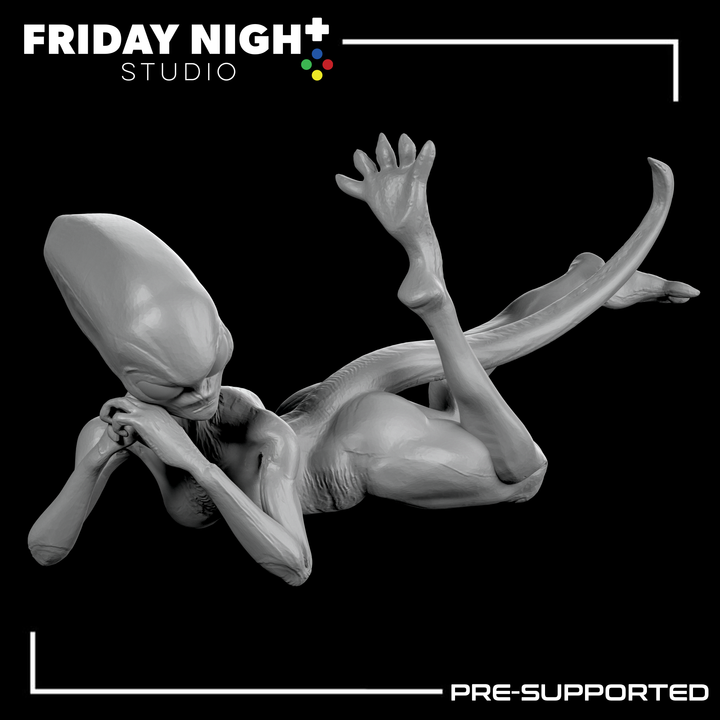 3D Printable Female Alien Pose by Friday Night Studio