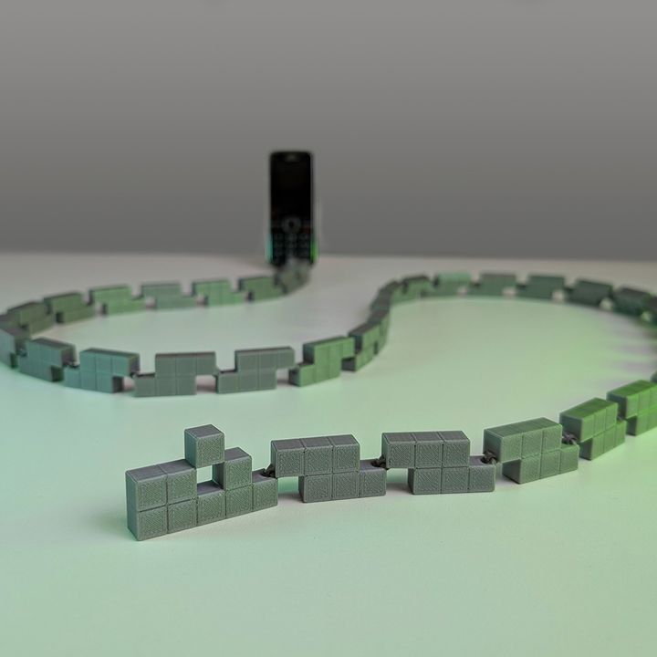 3D Printable Flexi Nokia Snake by 3Demon