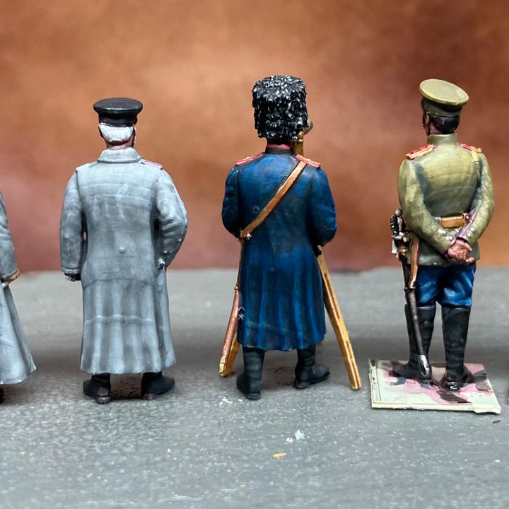 3D Printable WW1 Russian infantry medics and staff by Uwe