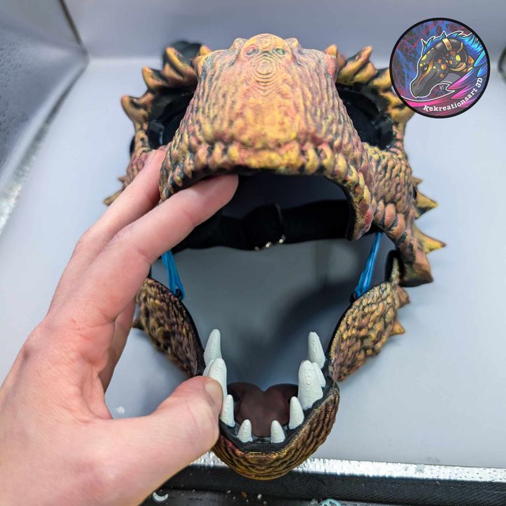 3D Printable Wearable Dragon Cosplay Mask by Kirsten M