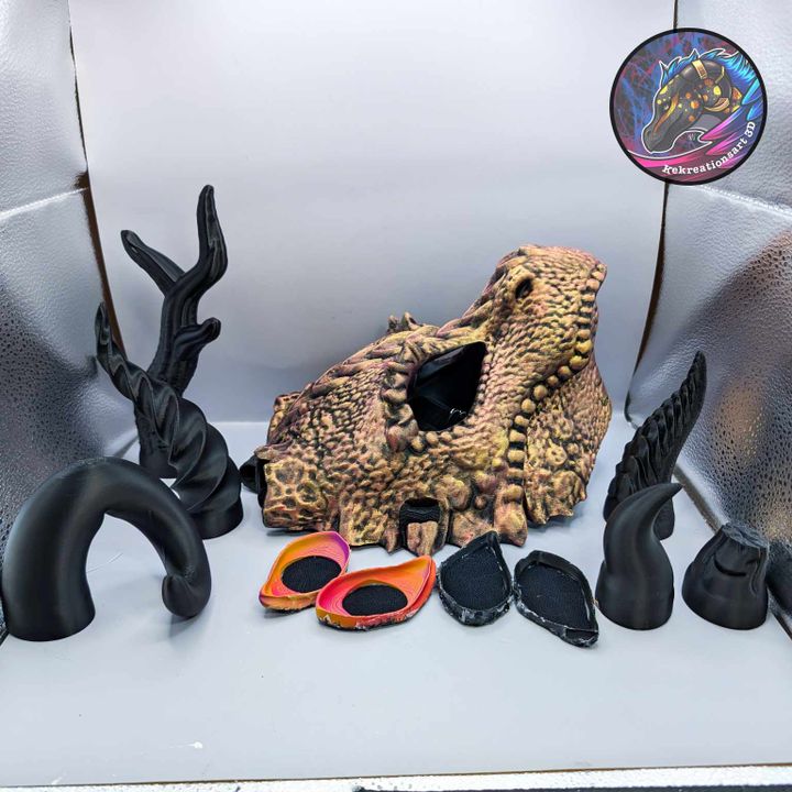 3D Printable Wearable Dragon Cosplay Mask by Kirsten M