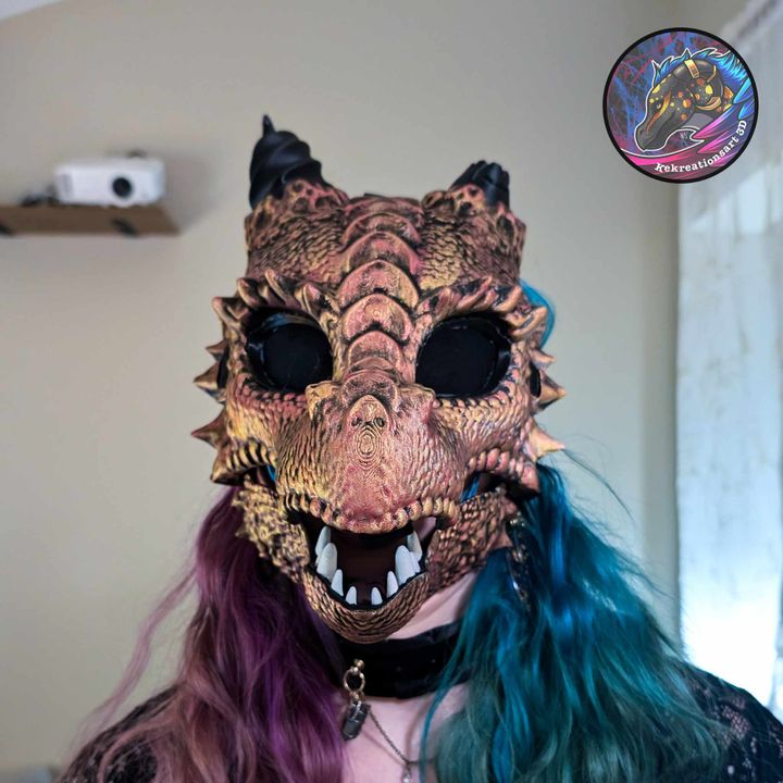 3D Printable Wearable Dragon Cosplay Mask by Kirsten M