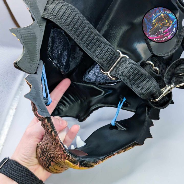 3D Printable Wearable Dragon Cosplay Mask by Kirsten M