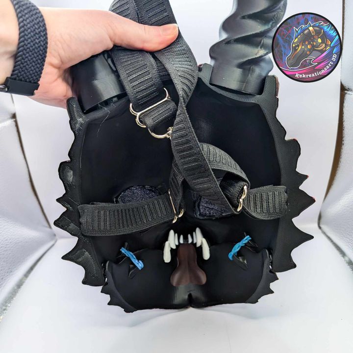 3D Printable Wearable Dragon Cosplay Mask by Kirsten M